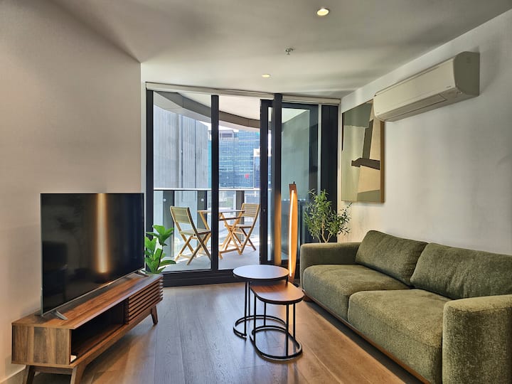 Peaceful Park View | King Bed & Study Desk | Pool - St Kilda