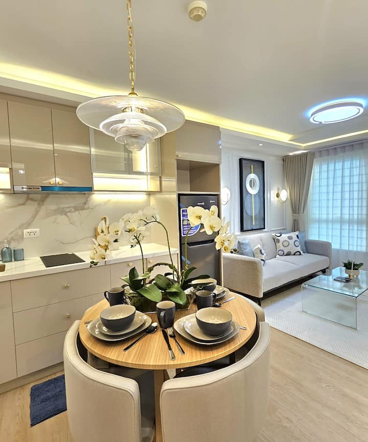 Elegant 3br Designer Condo Near Ortigas Cbd - Pasig