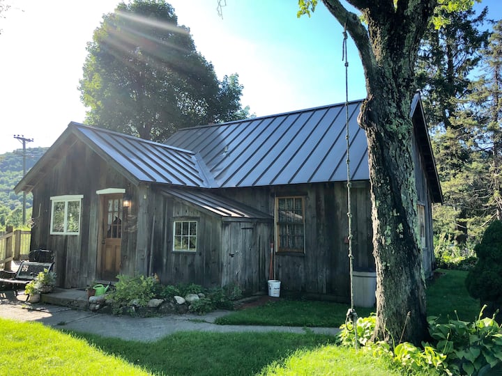 Cozy Country Cabin - Cornwall, CT