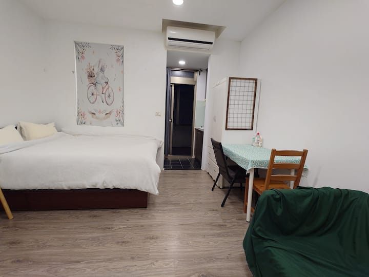 [一 C ] 2+1人 一樓獨立套房+廚房+洗衣機烘乾機/ 近汐止火車站 - New Taipei City