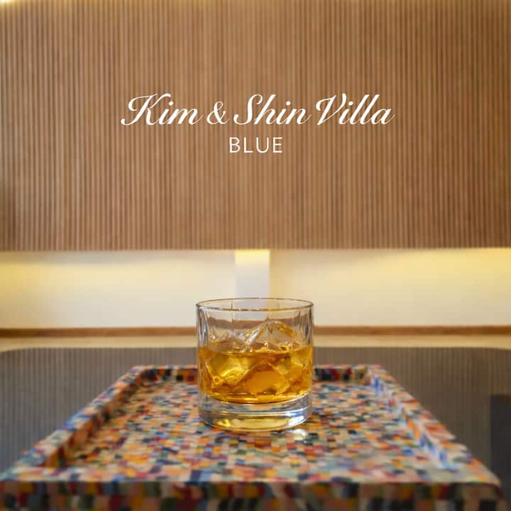 ‼️5월특별이벤트‼️
김앤신빌라 블루/미케해변 1분/번화가1분/오션뷰/모든방 빔프로젝터 - Da Nang