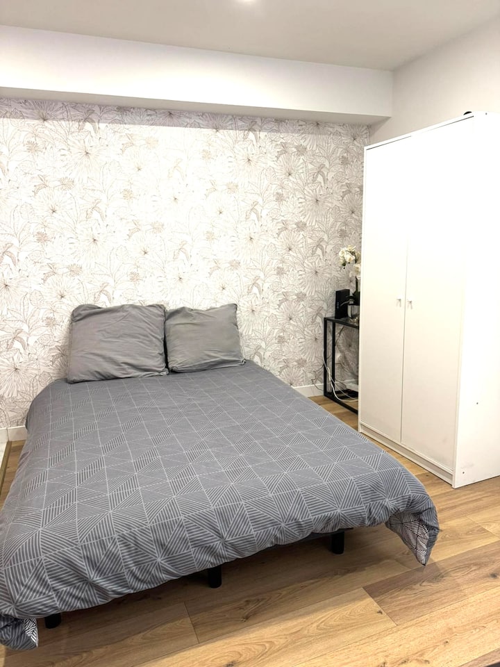 Le Rubis : Refait à Neuf, Centre, Cour & Parking - ibis Styles Lens Centre Gare