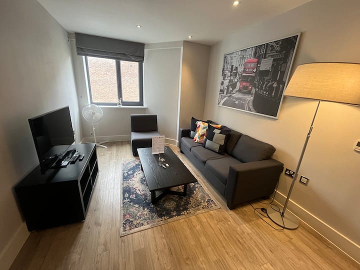 1 Bedroom/1 Bathroom In Ealing Broadway. - Hounslow