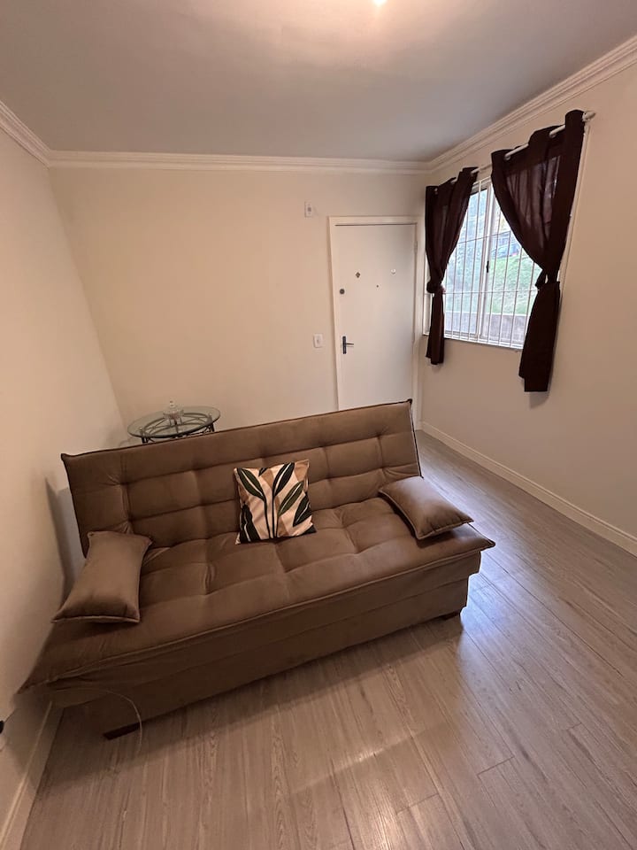 Apartamento Com Dois Quartos E Garagem-vinhedo - Vinhedo