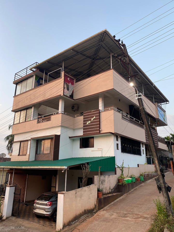 Holy Mary
2 Bhk Home Stay
Kulshekar, Mangalore - Mangaluru