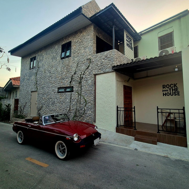 Rock The House 1 Fl .
ร็อกเดอะเฮาส์ ชั้น 1 - Pak Chong