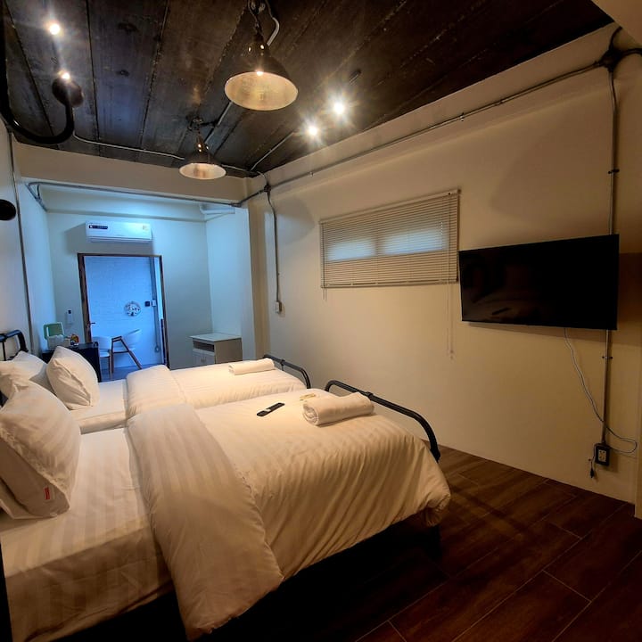 Rock The House 1 Fl .
ร็อกเดอะเฮาส์ ชั้น 1 - Pak Chong