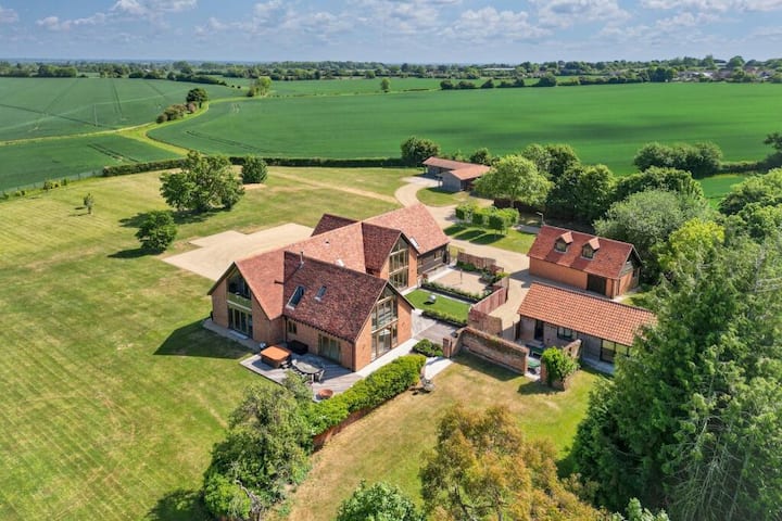 Hot Tub, Games Room, Ps5, 6 Acres - 8 Bedrooms - Chelmsford