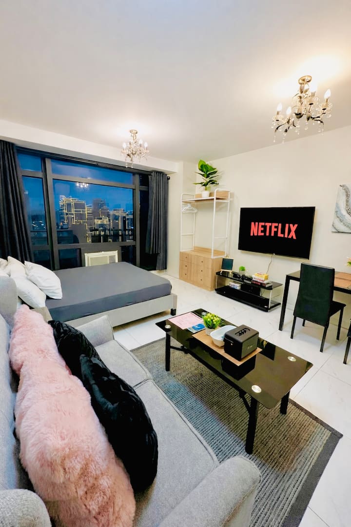 Cozy Studio With Best View And Ps4 At Gramercy - Makati