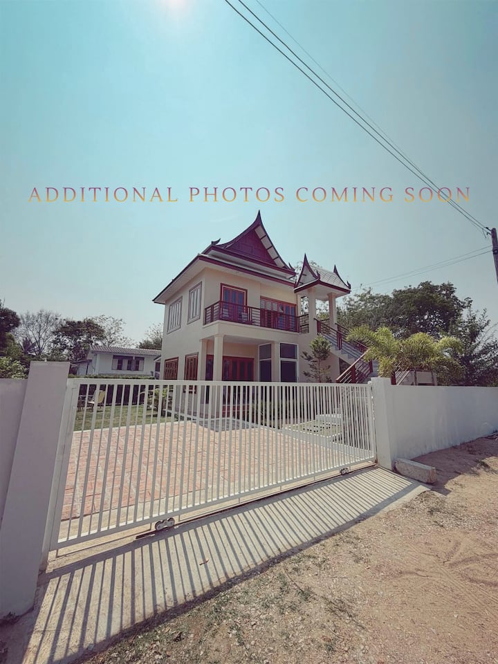 Serene Sanctuary Near Sukhothai Historical Park - Tailandia