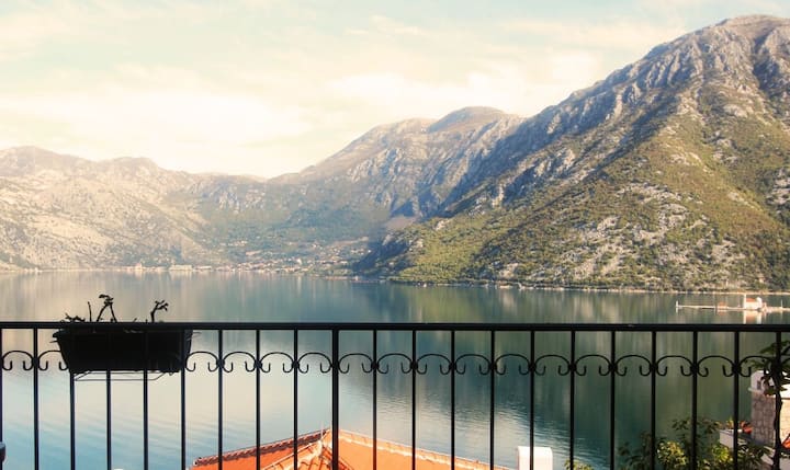 Panoramic View Apartment In Boka Gardens - Montenegro