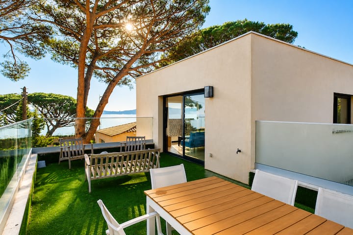 Duplex Lumineux, Toit-terrasse, Vue Mer, Plage 50m - Les Issambres