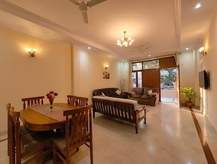 5 Bedroom Private Floor W Balconies | South Delhi - New Delhi