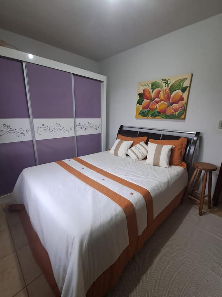 Quarto Em Pouso Alegre Com Vista Para O Por Do Sol - Pouso Alegre