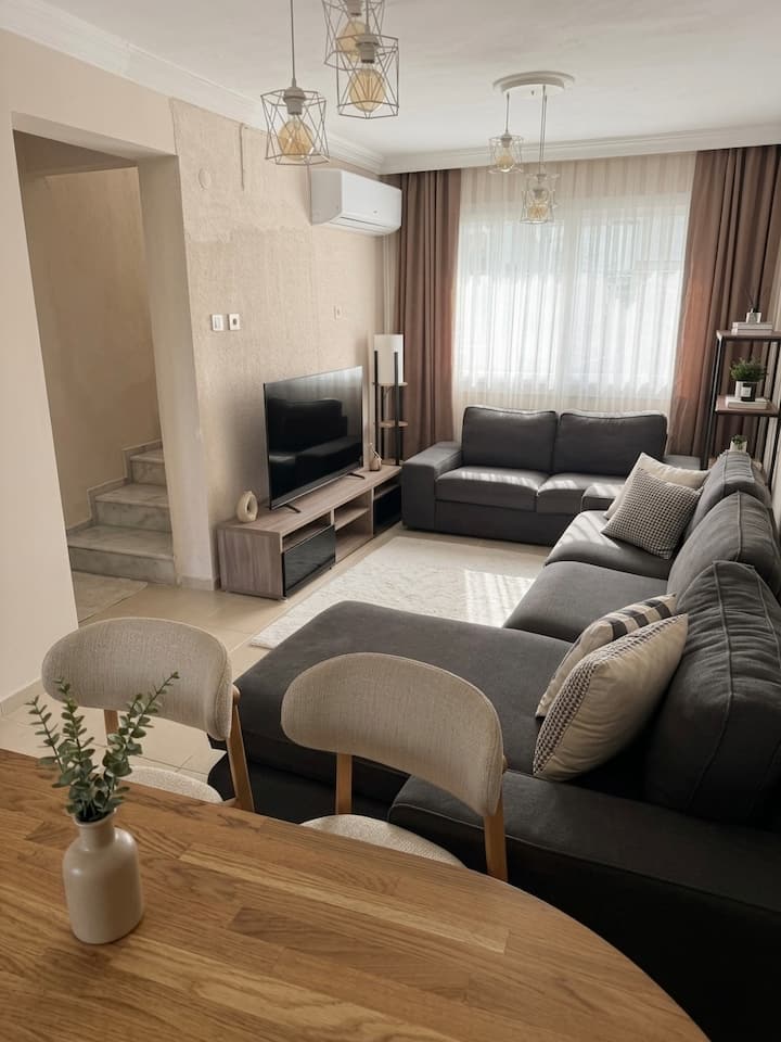 Cozy Duplex Villa With Large Patio, Near The Sea - Akbük