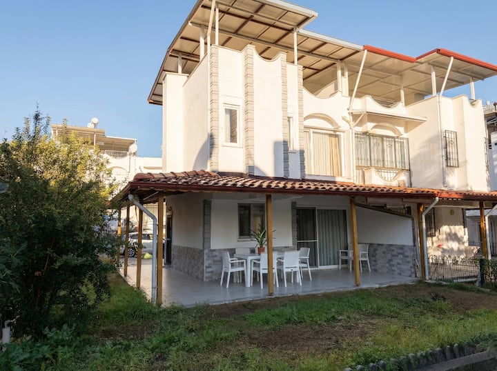 Cozy Duplex Villa With Large Patio, Near The Sea - Akbük