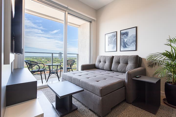 Quiet 15th-floor Apartment With City Views - Paraguay