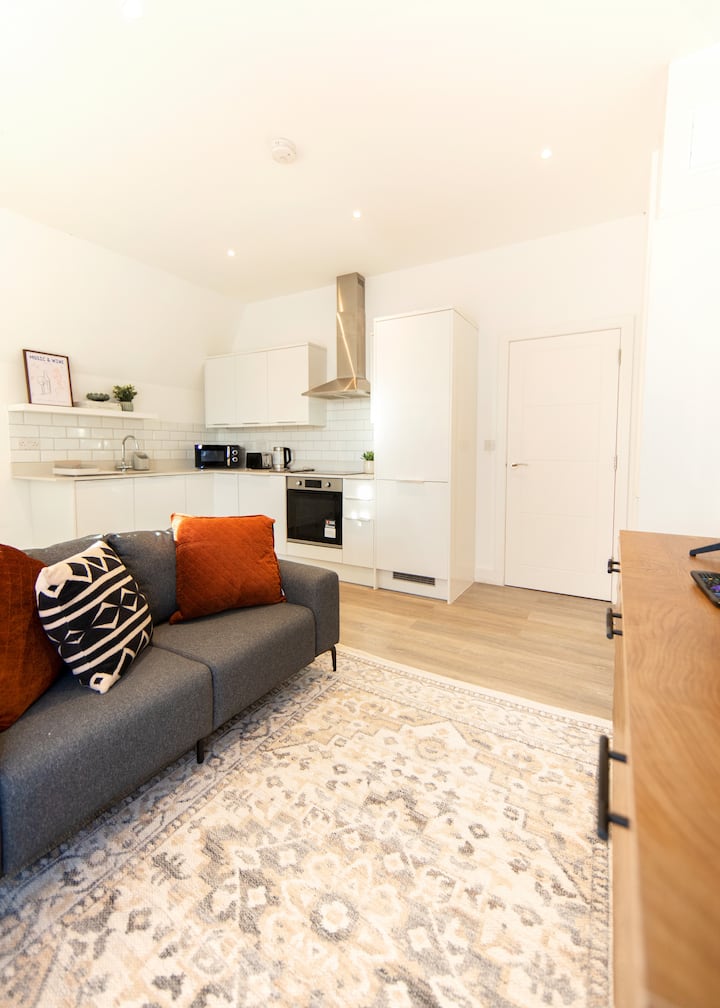 Stylish Apartment, Central, Close To Tube - Ruislip