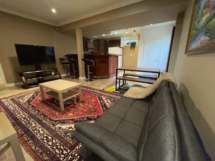Cozy & Elegant 2br Private Suite, Fast Wi-fi - Vaughan