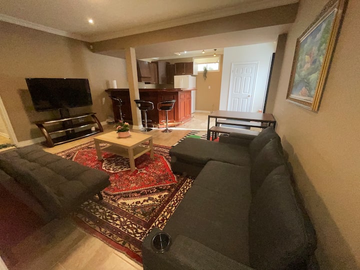 Cozy & Elegant 2br Private Suite, Fast Wi-fi - Richmond Hill