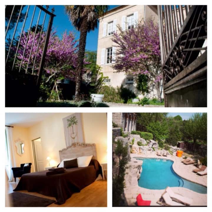 Bâtisse Insolite Pour Vos Vacances
En Sud Ardèche - Vallon-Pont-d'Arc