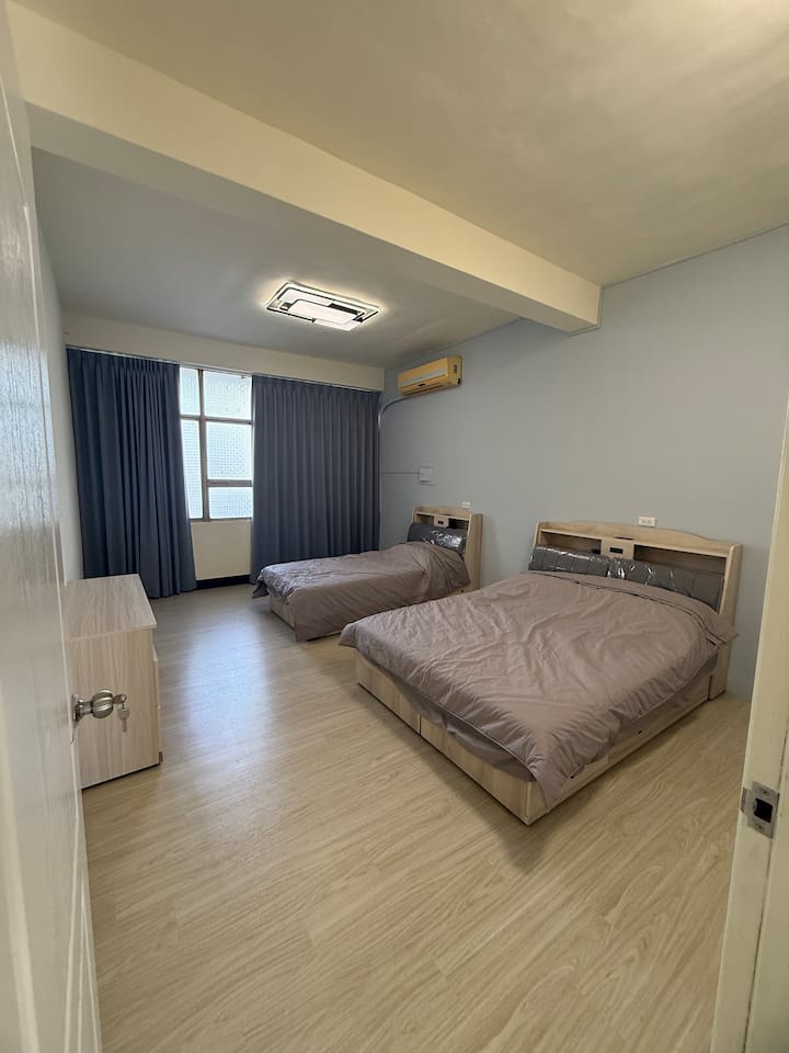 最低入住需下定2晚!熱鬧大寮區/獨棟透天/附有網路/可停2台汽車 - Kaohsiung City