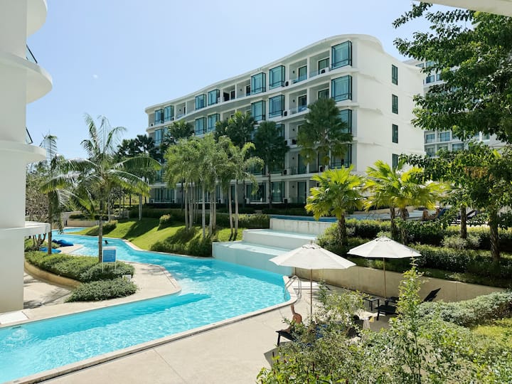 住进普吉拉威的便利中心 | 下楼即泳池，步行至海滩与海鲜排档 - Phuket