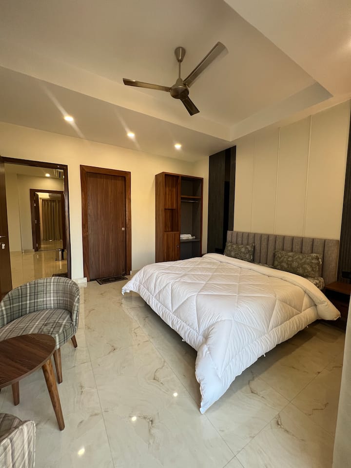 Luxury Self Check-in Apartment With Housekeeping - Pushkar