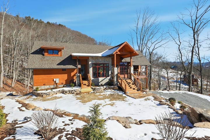 Brand-new Luxe Creekside Cabin W Hot Tub, Fire Pit - Sugar Mountain, NC