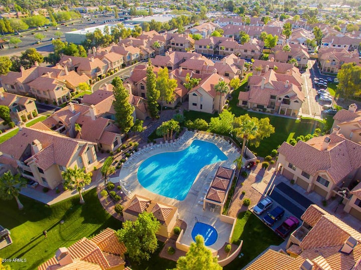 Cozy • Quiet Building 6 • Pool • Near Hospitals - Mesa, AZ