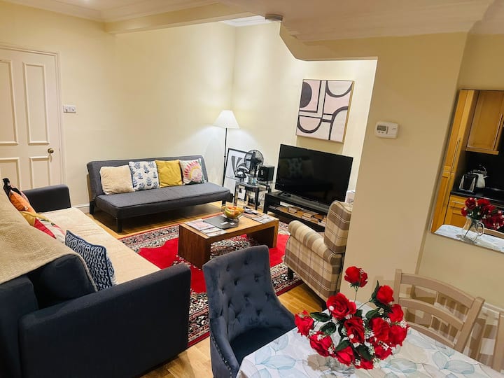 Lovely Stylish Kensington 2 Bed - Walk Everywhere - Chelsea