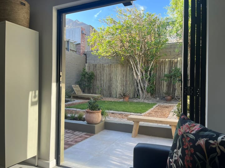 "Vreugde Garden Studio" In Vredehoek - Cape Town