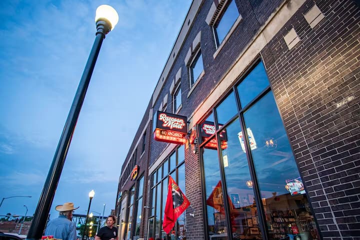 3 Bd/2 Bth Motor Row Loft In The Heart Of Downtown - Davenport, IA