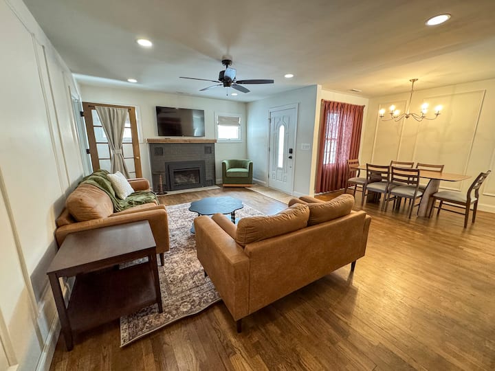 Sunset Blvd House - Elkhart, IN