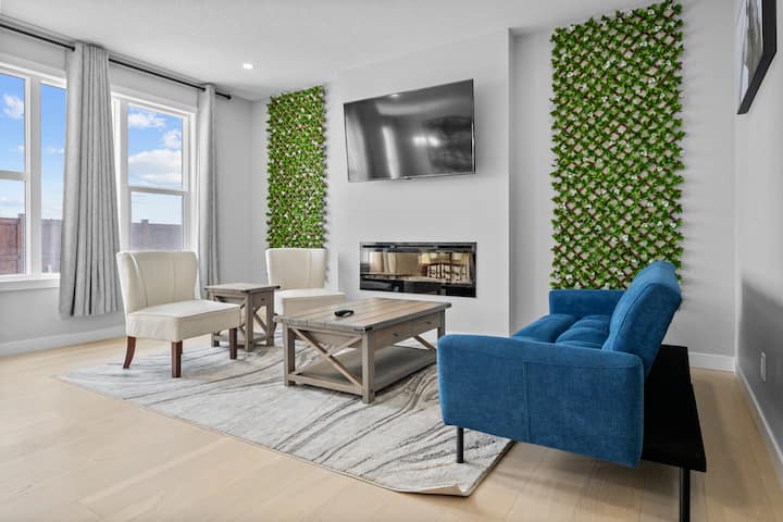 4 Bed | Min To Airport | Garage | Game Room - Calgary