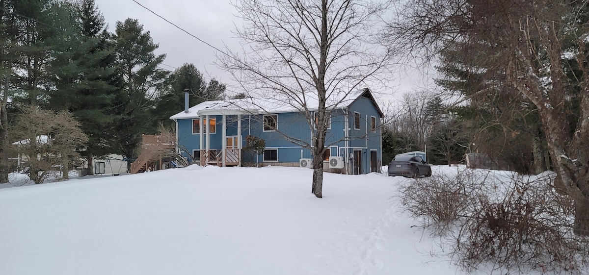 Lakeside Lodge Escape with Private Pool - Houses for Rent in Monticello ...