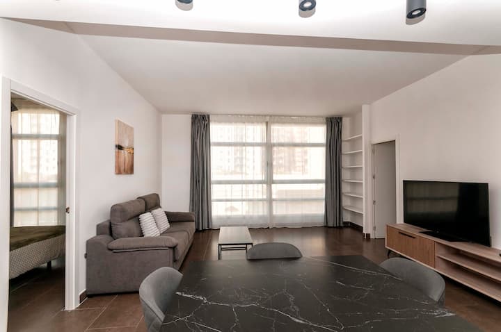 Espacioso 2 Hab: Baño Accesible & Pool | Gran Vía - Alicante