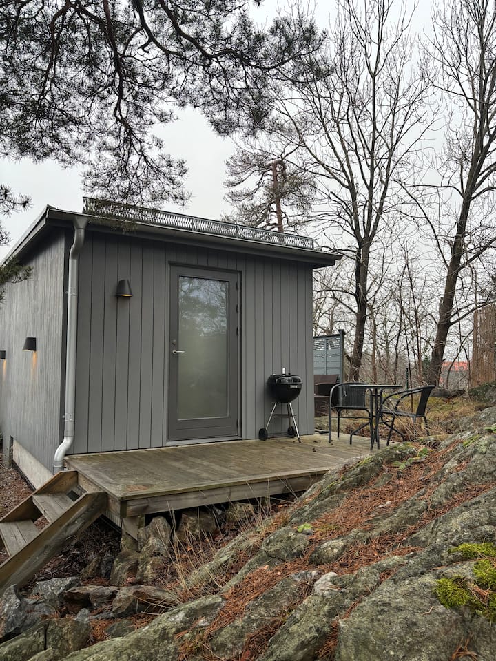 Modernt Attefallshus, 200 M Till Sjö - Huddinge