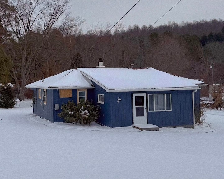 New! Quaint Cabin Close To Skiing! Weekday Special - Seven Springs, PA