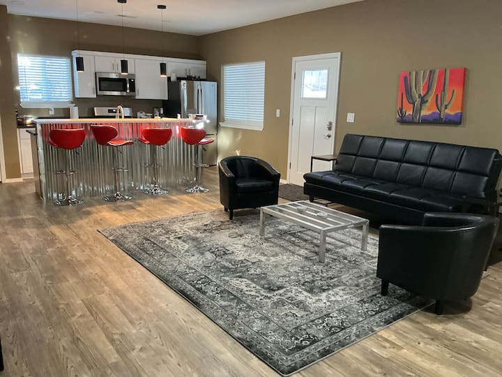 Casa De Columbia B, Central Abq/unm Area - Albuquerque, NM