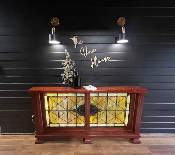 The Vine House - Sam Parr State Park, Newton