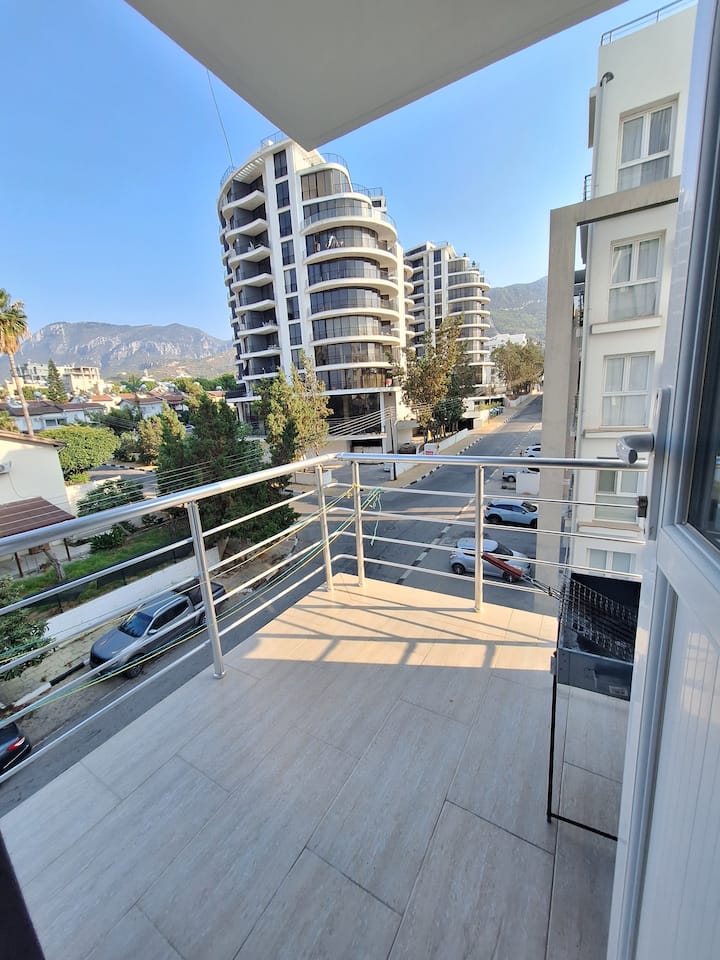 2+1 Luxury Apt In Kyrenia City Centre - Girne