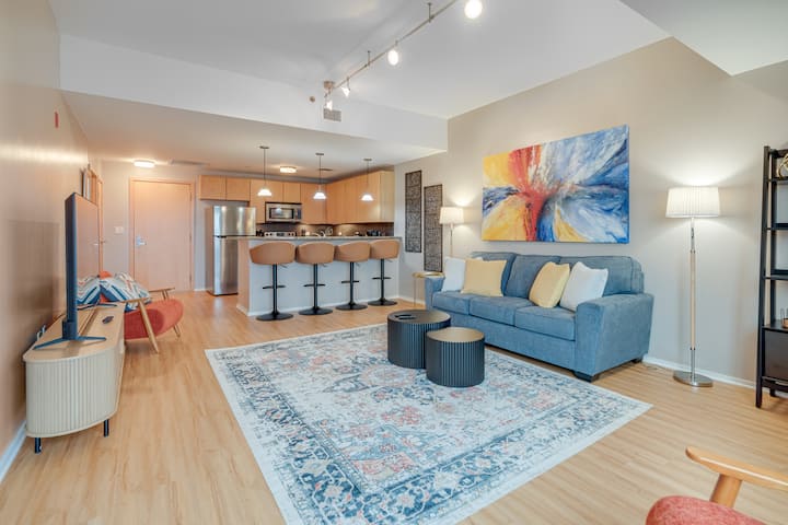 Downtown High-rise Condo - Champaign, IL