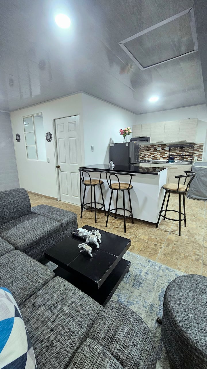 Apto Económico 2 Hab | Balcón Grande | Doble A/c - Cali