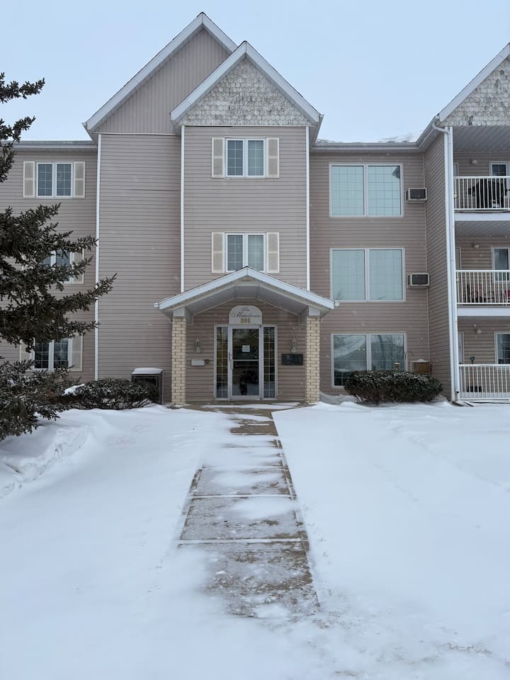 Cozy Quiet Condo - Tisdale