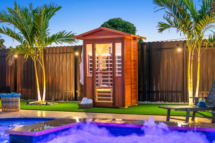 Luxury Resort-style Villa/heated Pool, Spa & Sauna - Palm Beach, FL