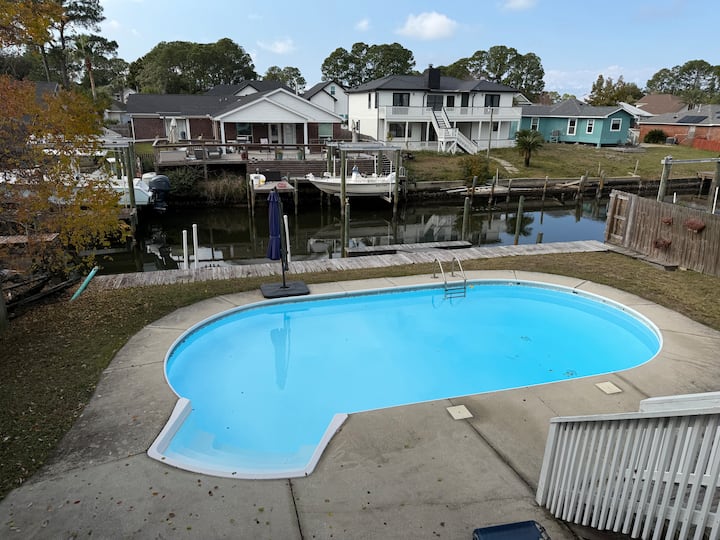 Lahaina Lounge - Pensacola Beach, FL