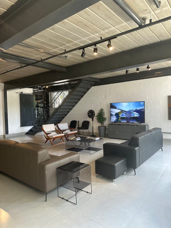 Casa Luxo 4 Quartos Ar Wifi Até 9 Hóspedes - Belo Horizonte