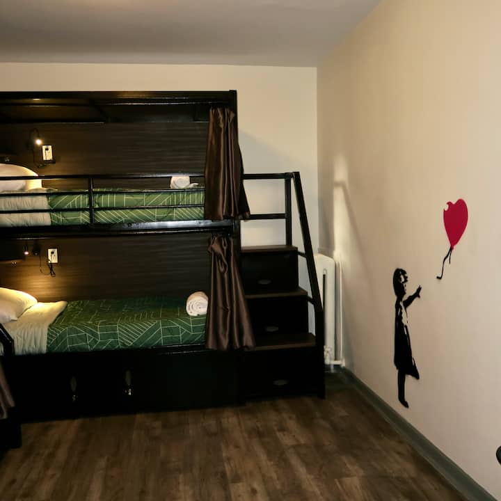 Premium Bunk In Downtown Seattle By The Water! - Seattle, WA