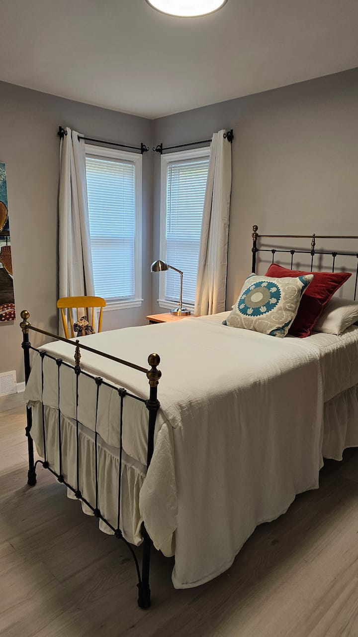 Women Only. 20 Minutes To Anywhere - Festivals - Milwaukee, WI